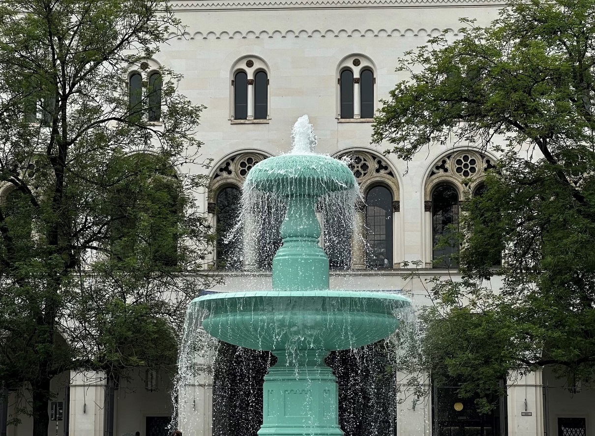 Marketing Essentials - Marketing Essentials: Core Principles and Case Studies in Action (MEC)